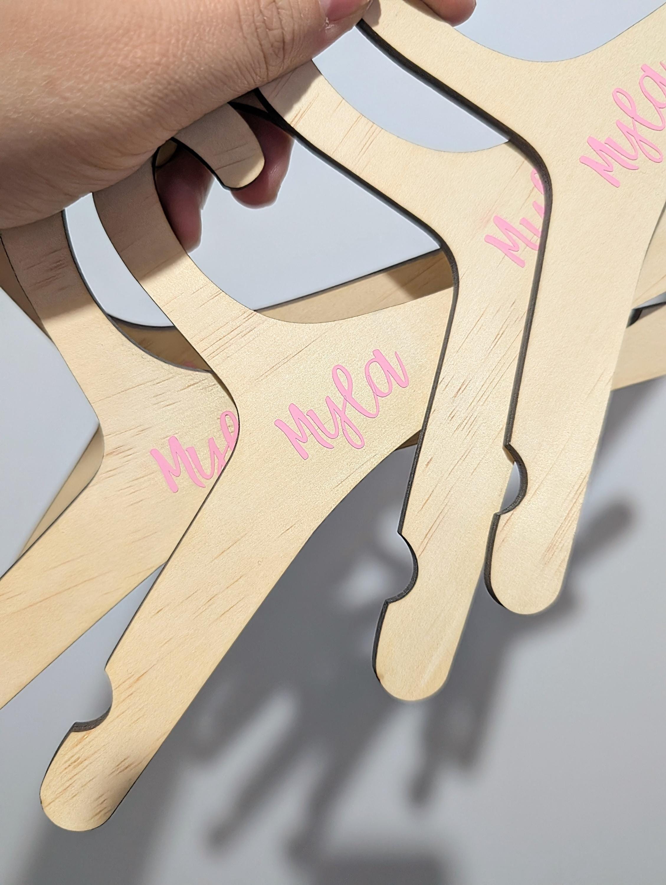 Personalized Baby Shower Crate Gift: 5 Name Hangers, Storage Hamper - Etsy