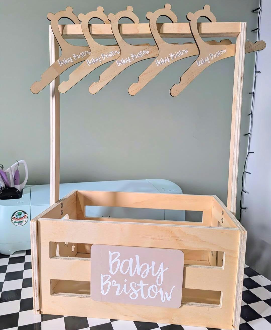 Personalized Baby Shower Crate Gift: 5 Name Hangers, Storage Hamper - Etsy