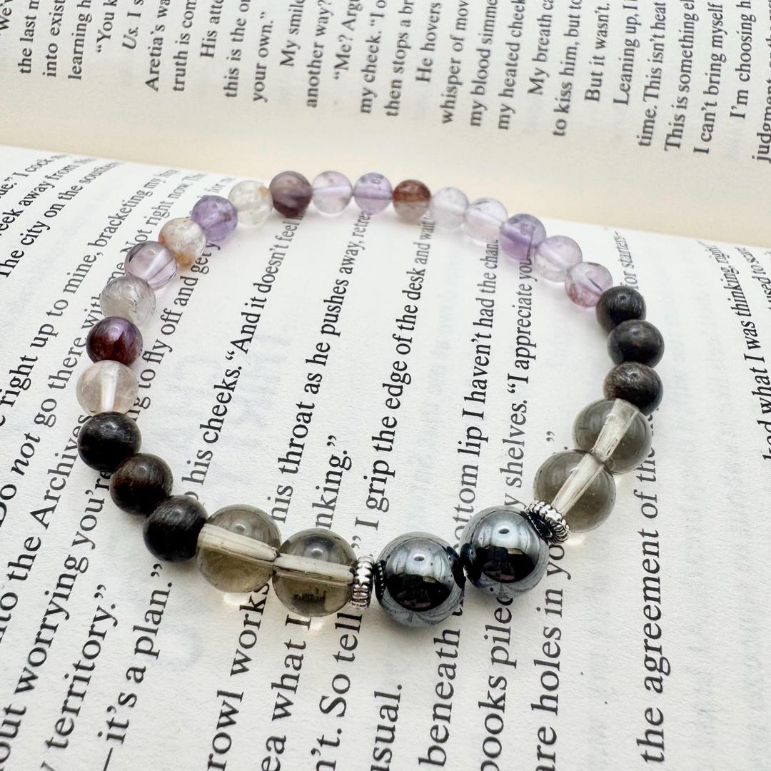 Garrick Tavis FOURTH WING Character Trait Energy Crystal Stretch ...