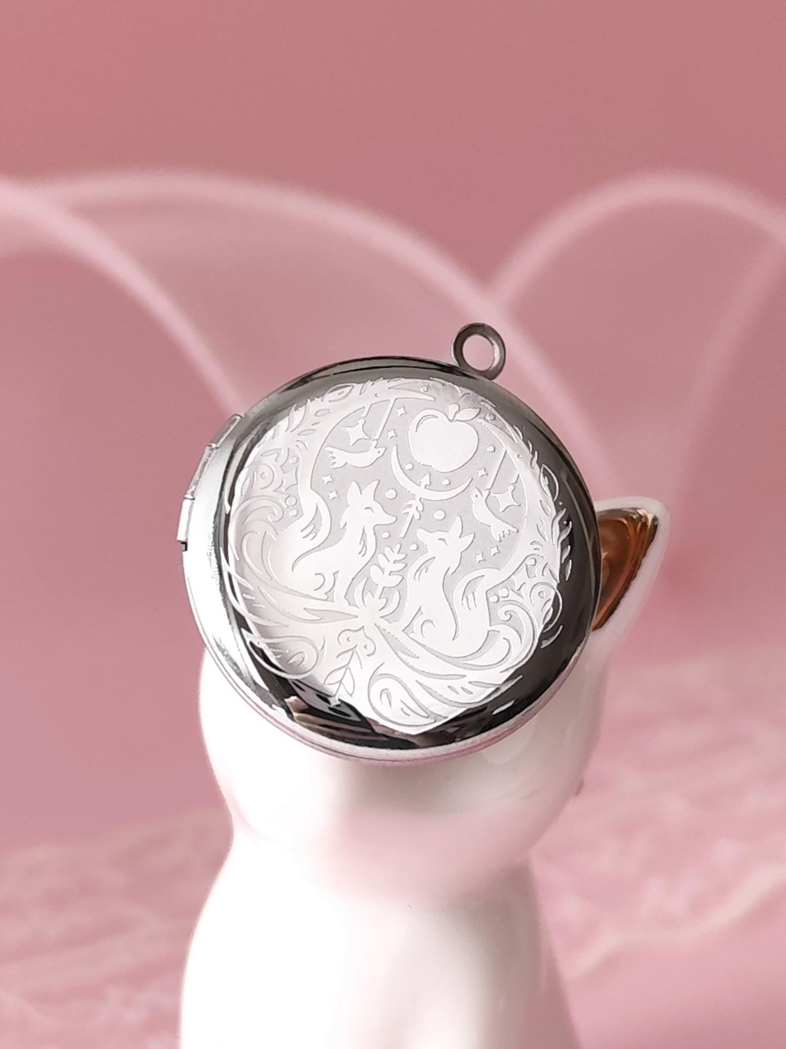 Once Upon a Broken Heart, the Ballad of the Archer and the Fox Locket ...