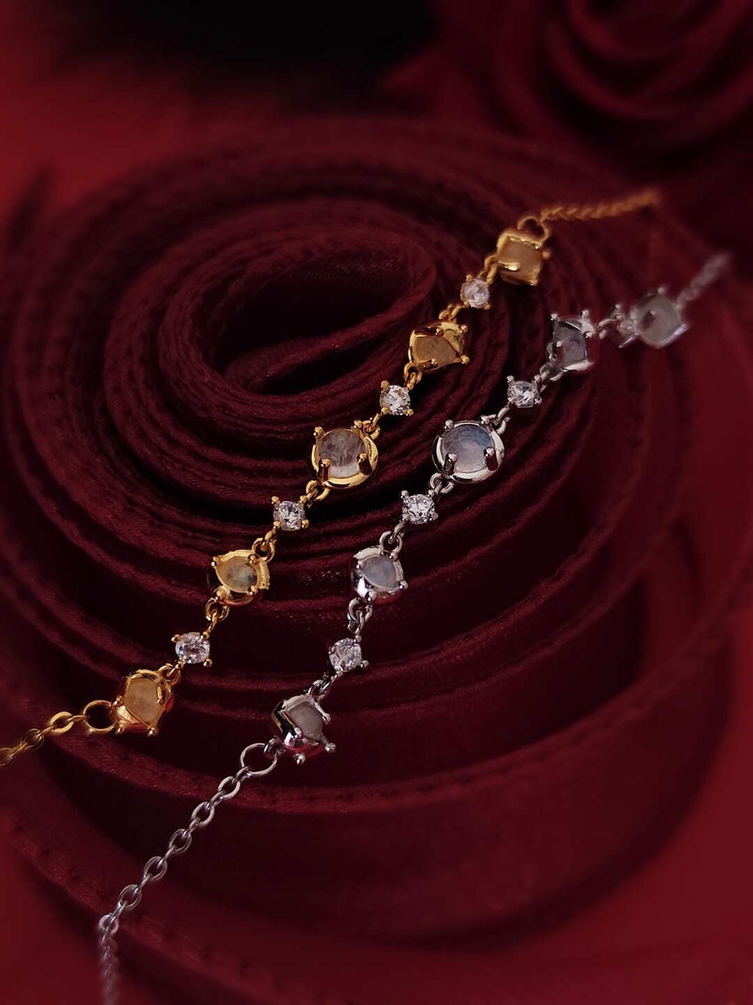 Crowns of Nyaxia Officially Licensed, Oraya Heir Mark Necklace, Oraya ...