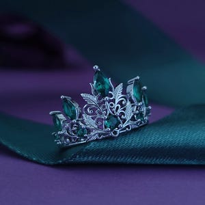 Powerless Officially Licensed, Fearless Lost Queen Crown Ring, Paedyn ...