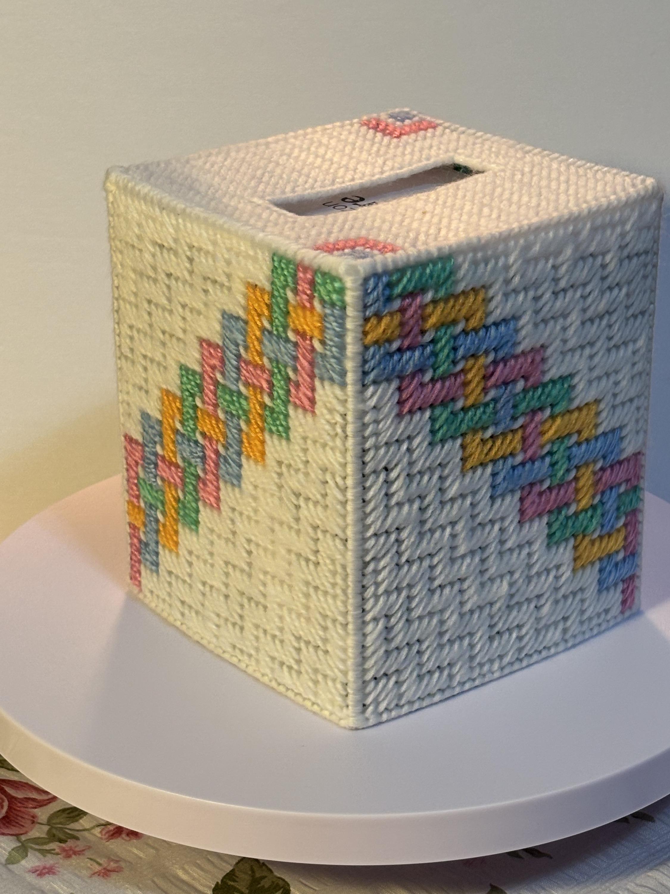 Interlocking Links Tissue Box Cover in Plastic Canvas - Etsy