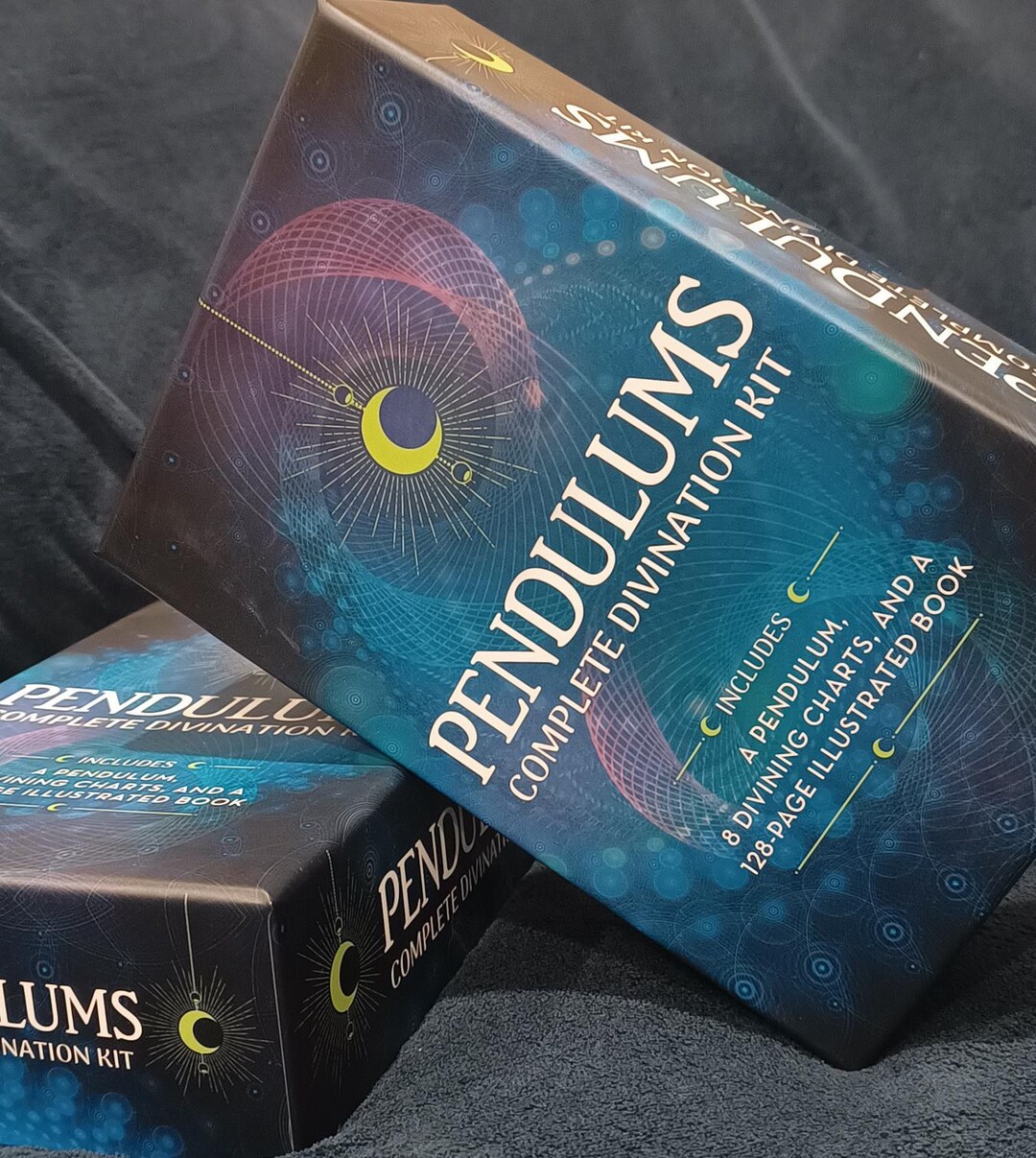 Pendulums Complete Divination Kit. A Pendulum, 8 Divination Charts and a 128- Page Illustration ...