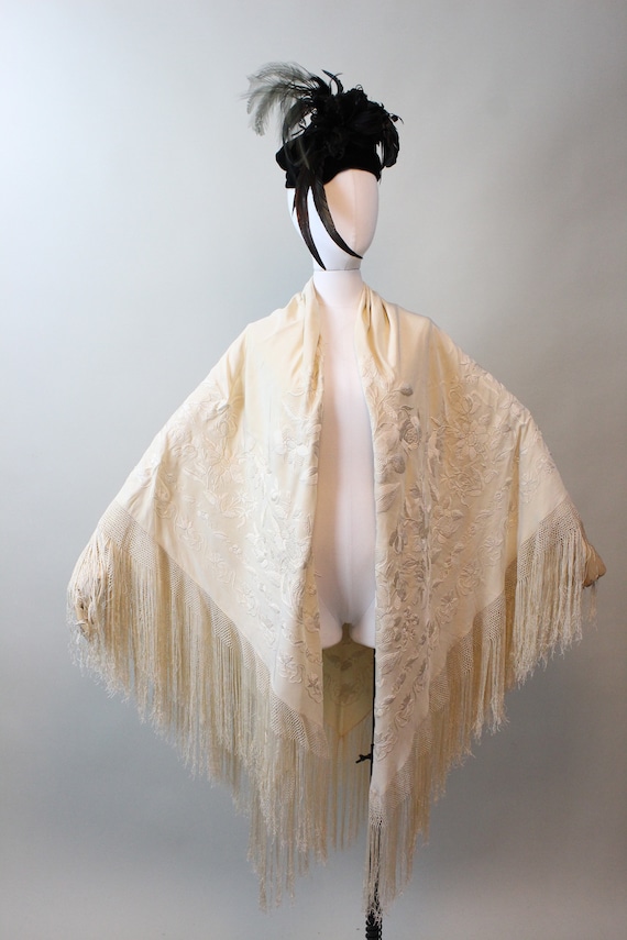 1920s CREAM flowers silk PIANO embroidered floral sil… - Gem