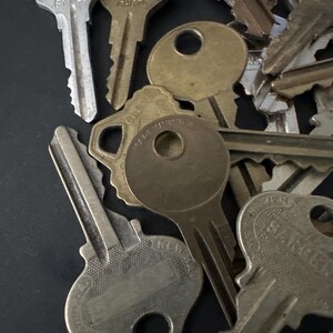 Vintage Old and Antique Keys - Fancy Keys - Steampunk - Altered Art G16 ...
