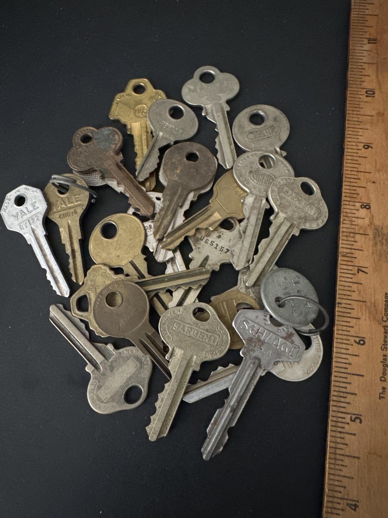 Vintage Old and Antique Keys - Fancy Keys - Steampunk - Altered Art G16 ...