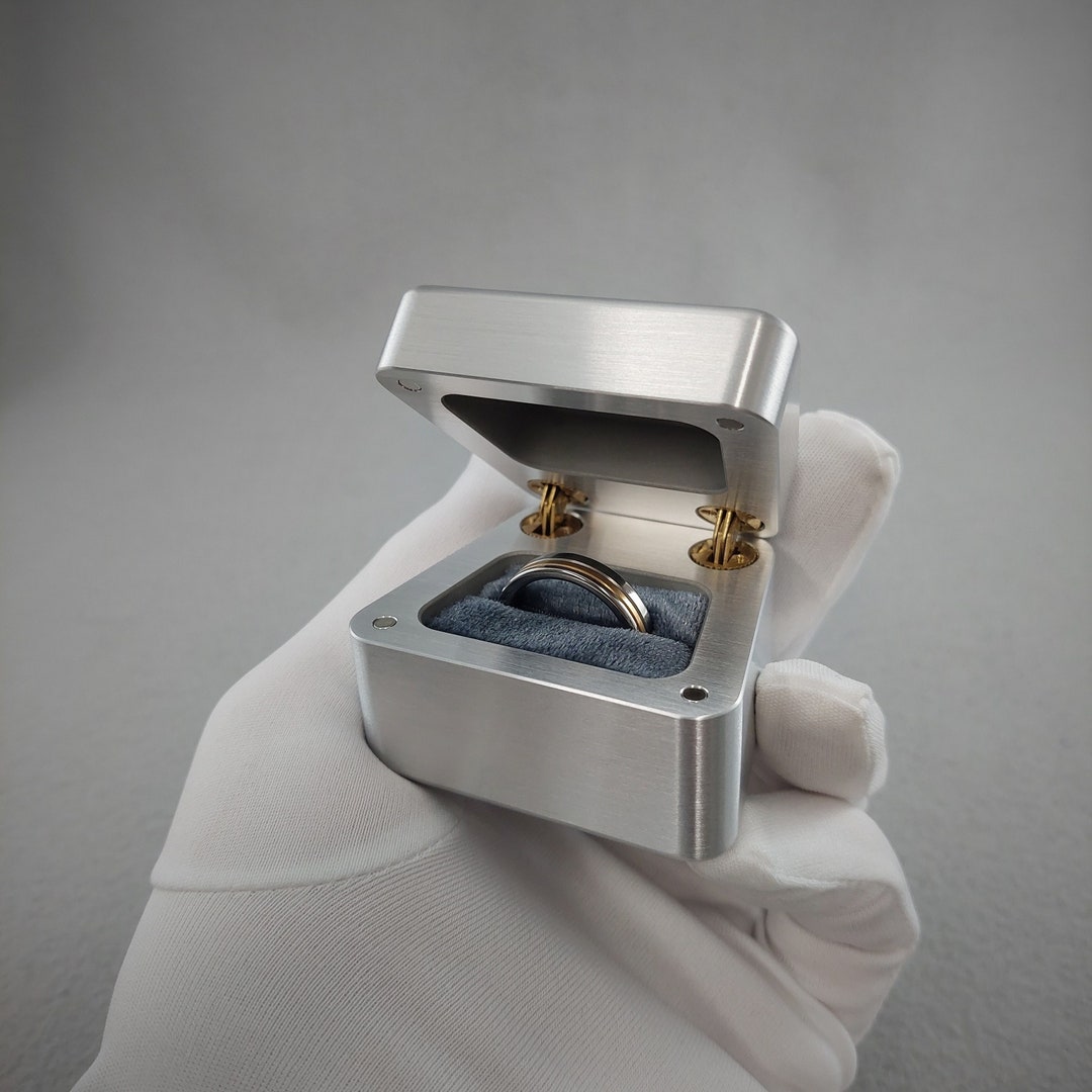 Dpcustoms Clam Shell Engagement Ring Box, Pocket Size Ring Box ...