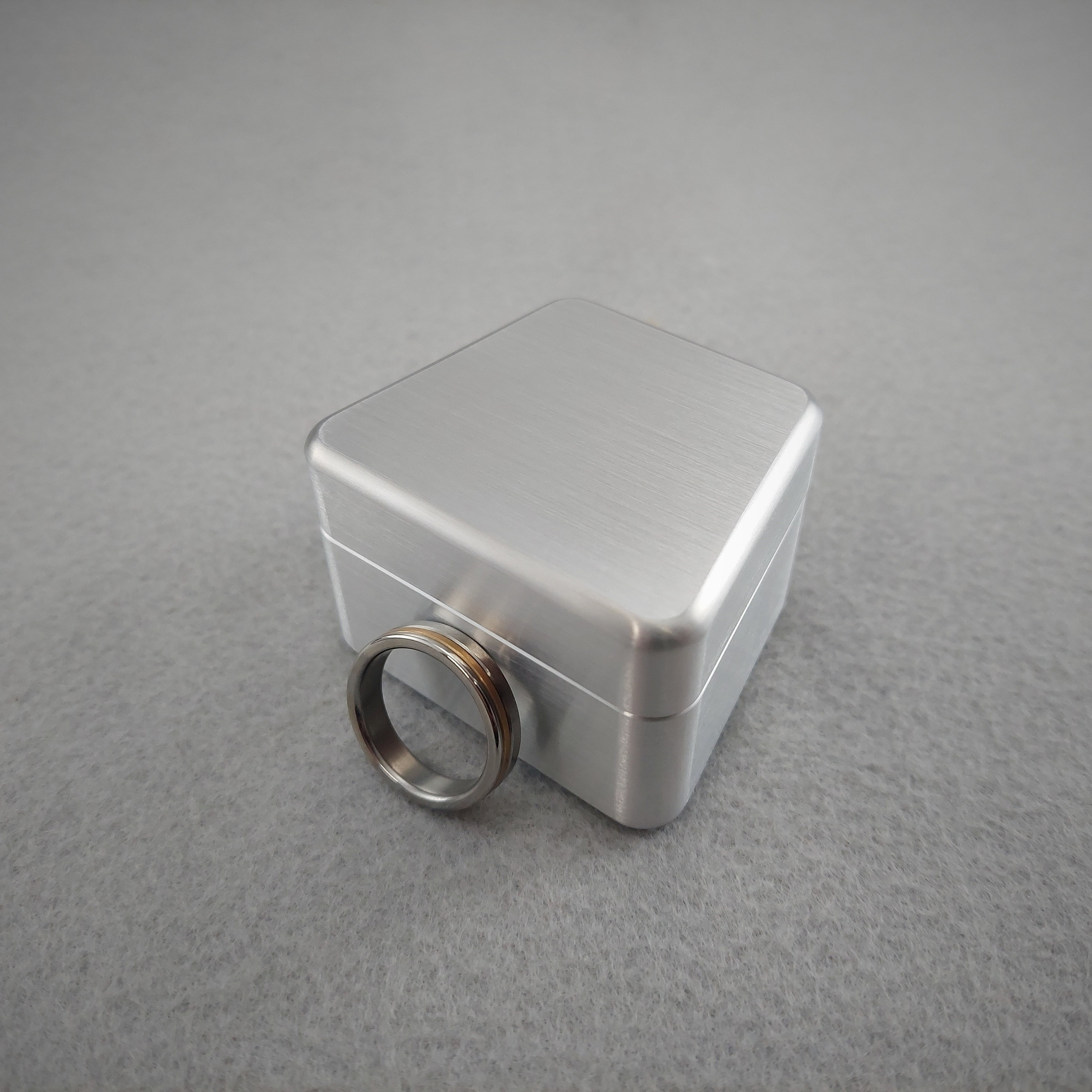 Dpcustoms Clam Shell Engagement Ring Box, Pocket Size Ring Box ...