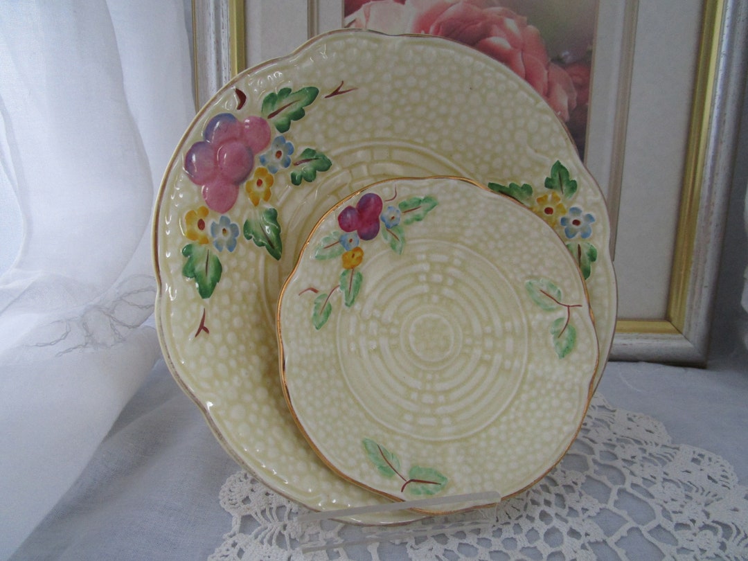 CROWN DEVON CHINA (S. Fielding & Co. Ltd.) - 2 Dishes - Pattern A326 ...