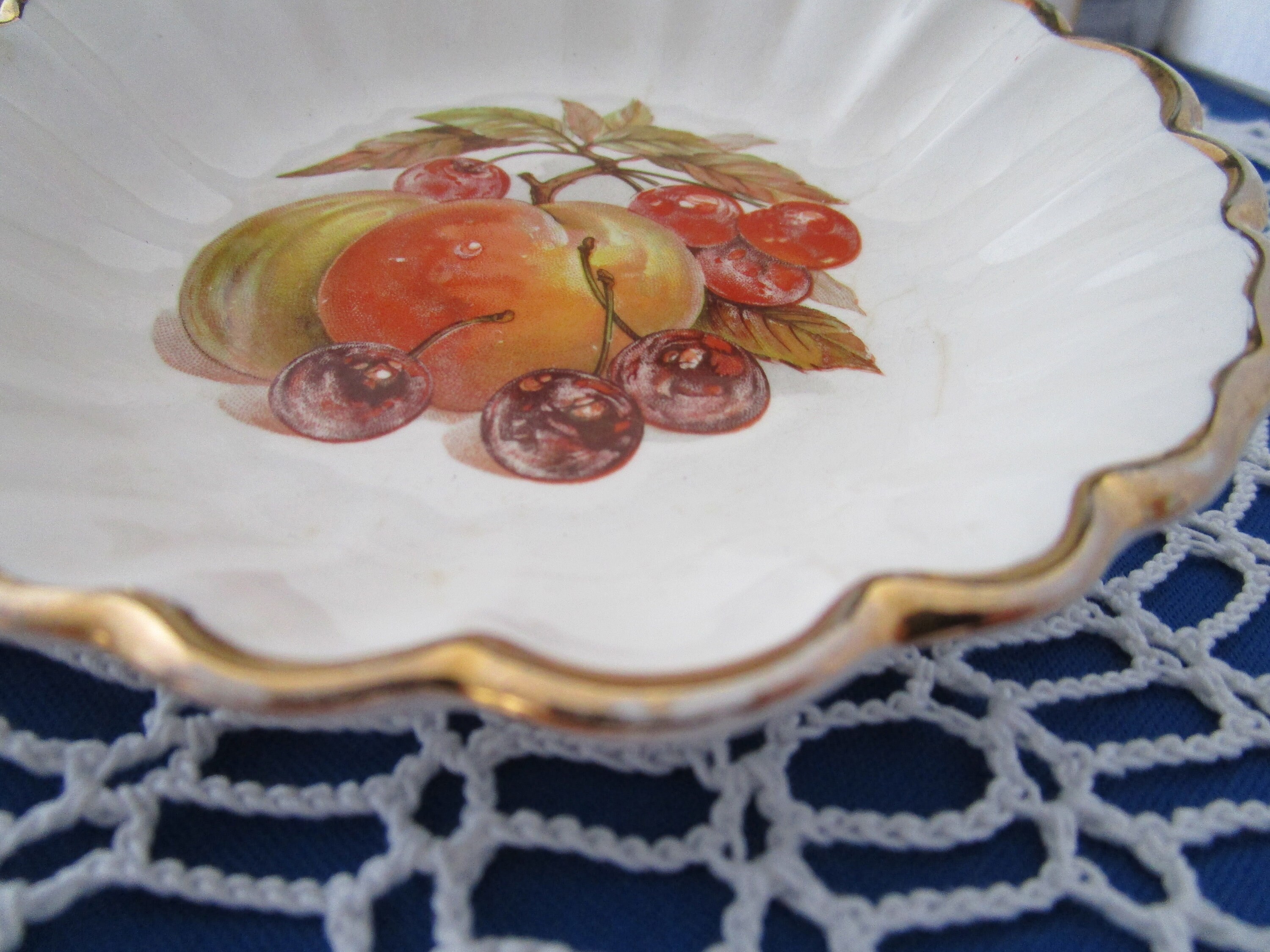 CROWN DEVON CHINA (S. Fielding & Co. Ltd.) - 2 Dishes - Patterns A424 ...