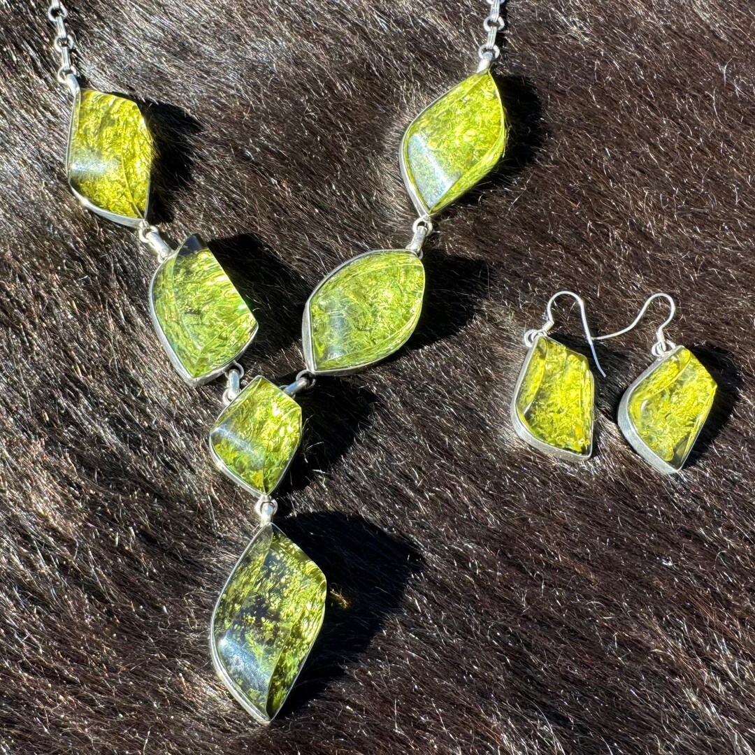 Rare Large Polish Green Amber Necklace and Earrings Set – Leaf-shaped ...