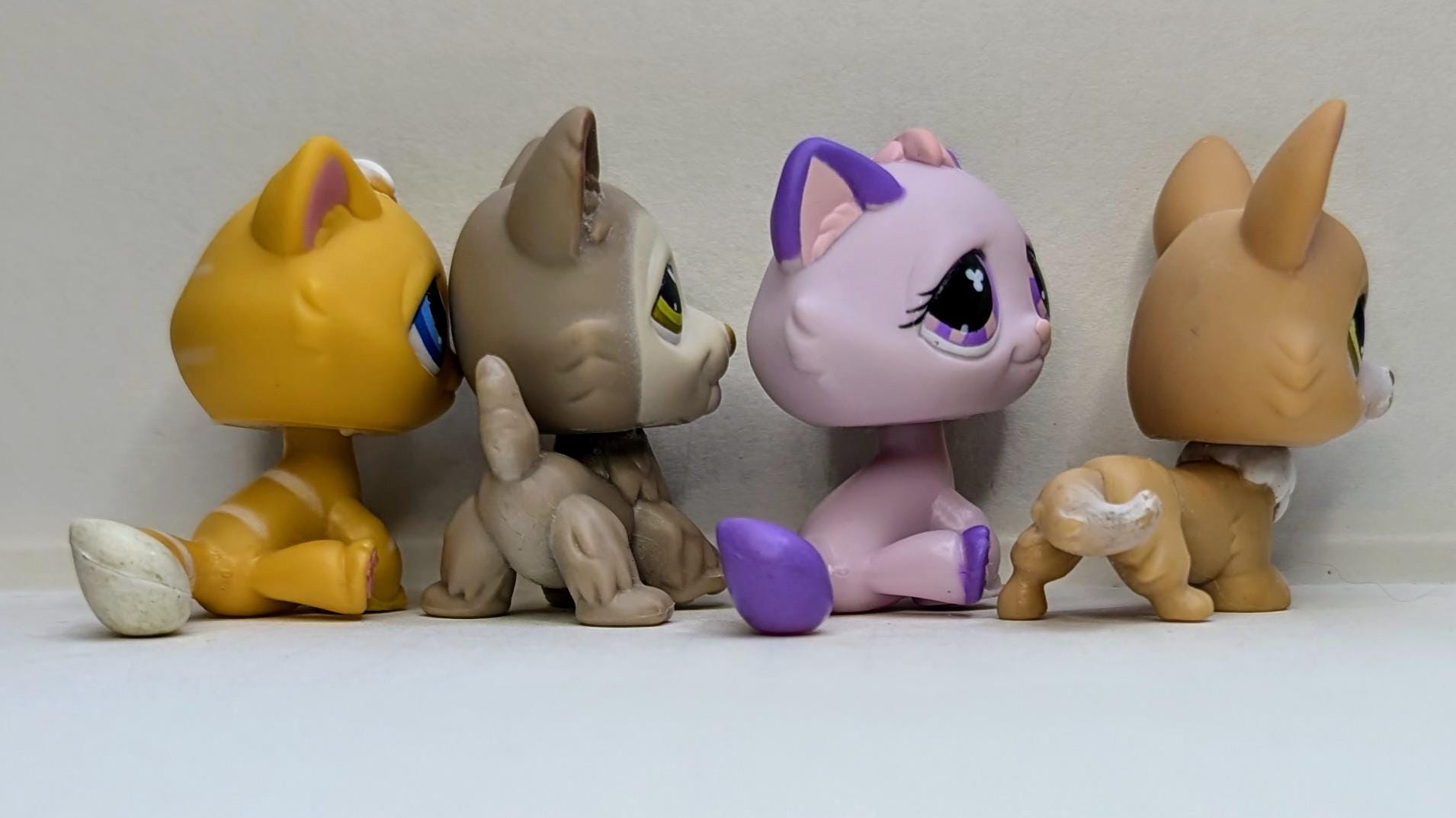 Hasbro - Littlest Pet Shop - LPS - Set of 4 - Purple Cat, Yellow Cat ...