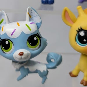 Hasbro - Littlest Pet Shop - LPS - #2142 Bat - #122 Giraffe - #253 ...