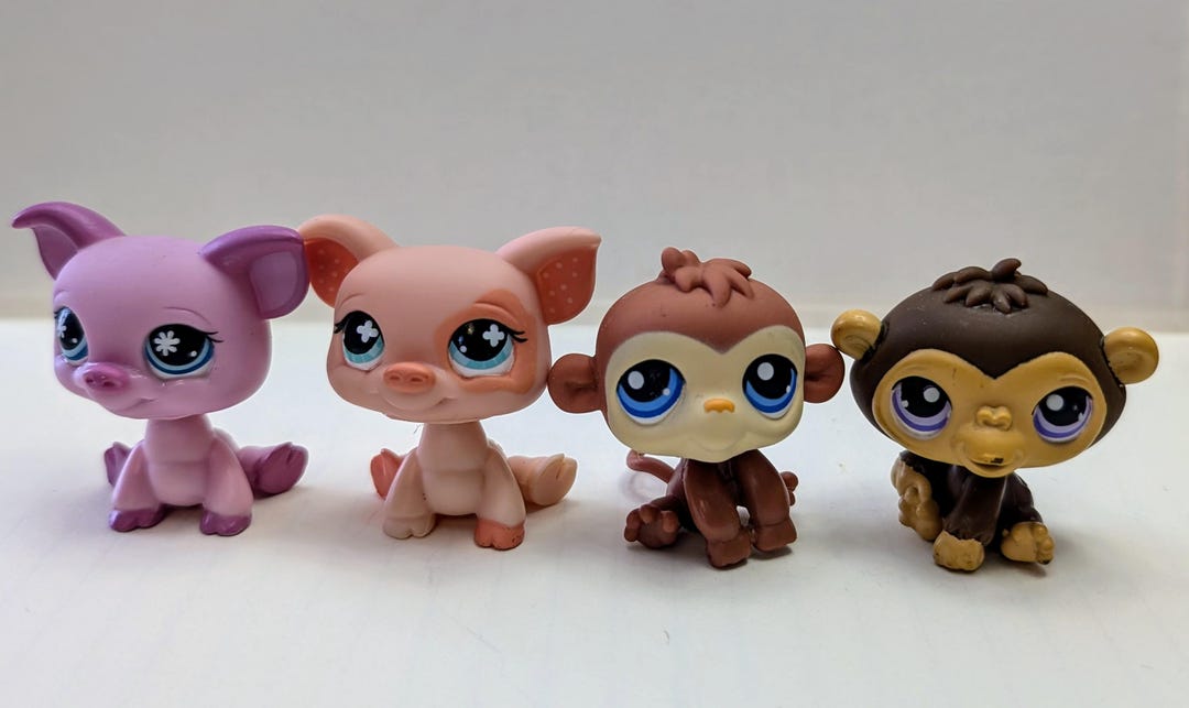 Hasbro - Littlest Pet Shop - LPS - Set of 4 - 2 Piggies and 2 Monkeys ...