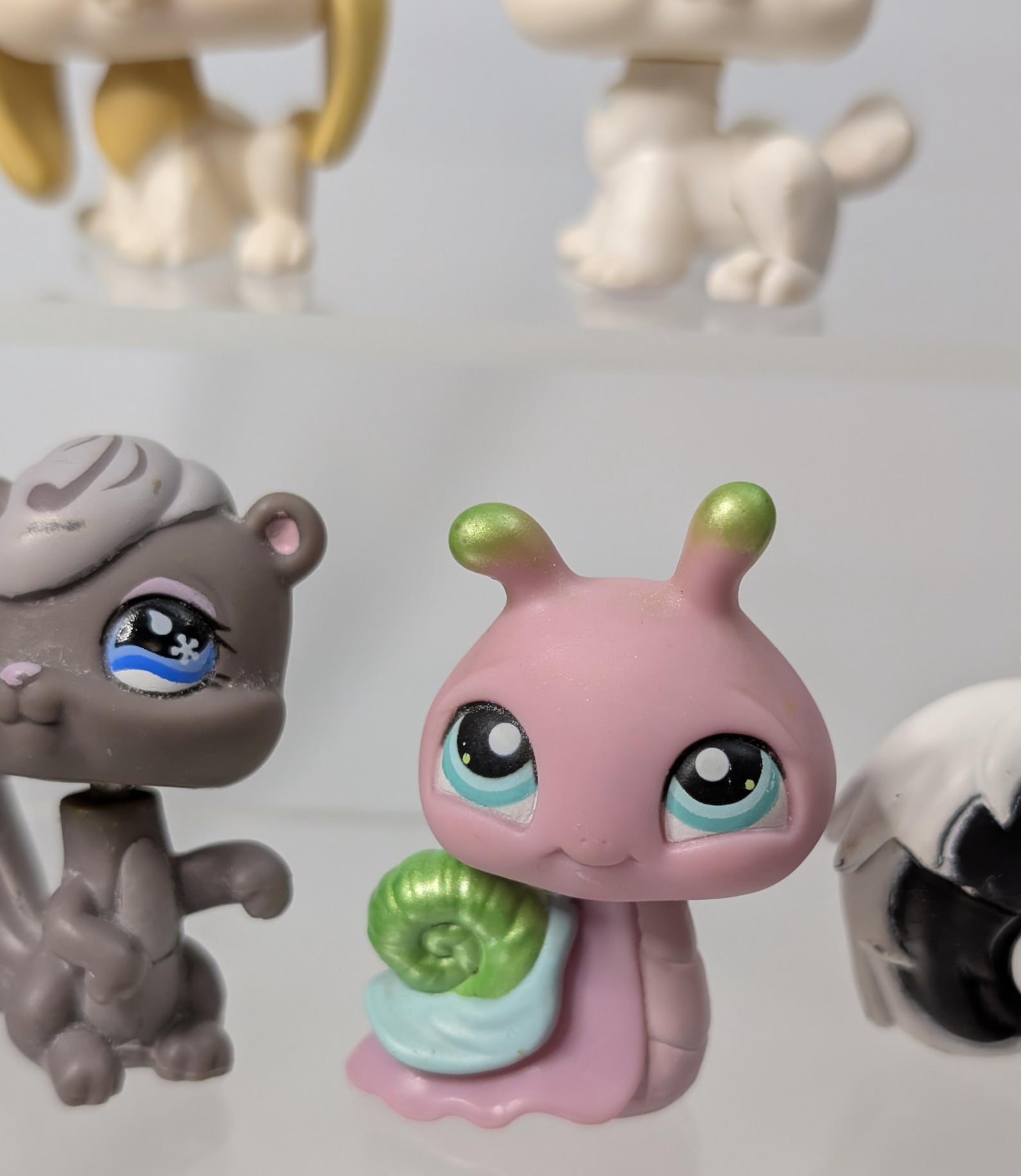 Hasbro - Littlest Pet Shop - LPS - Black Squirrel #85 - Grey Squirrel ...