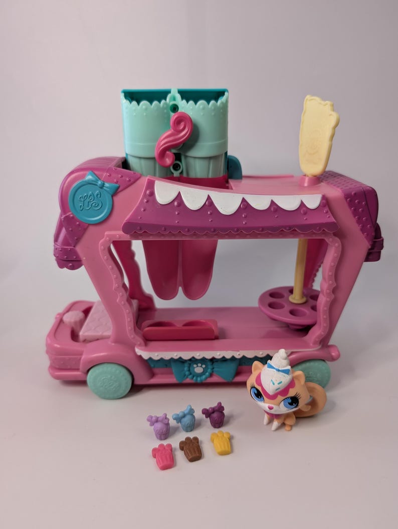 Hasbro - Littlest Pet Shop - LPS - Animal - Sweet Delights - Complete ...