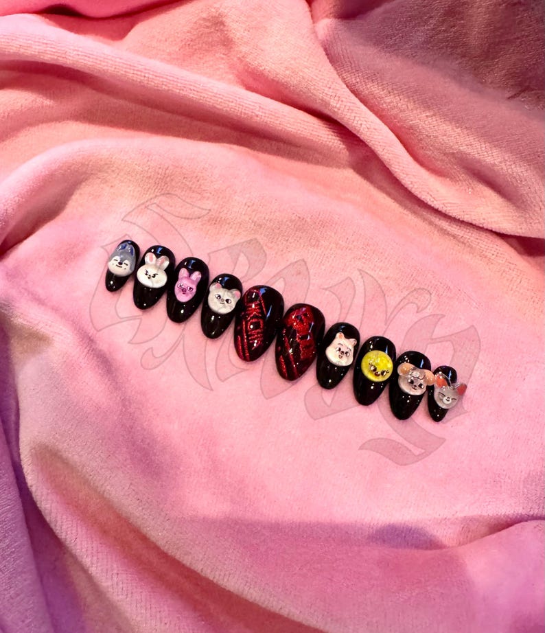Custom SKZOO Press on Nails - Etsy