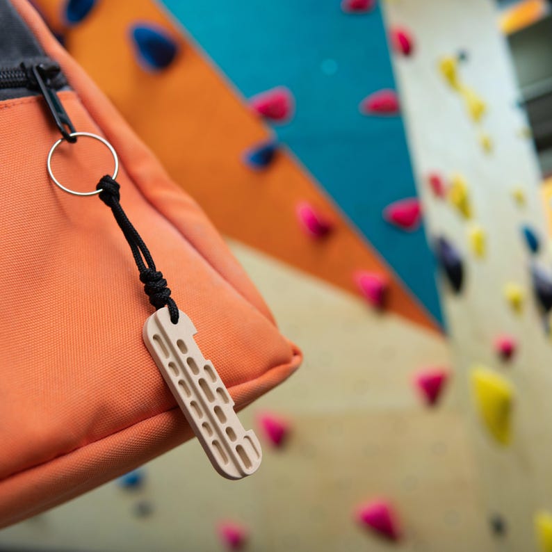 Climbing Keychain Mini Wooden Fingerboard Hangboard Rock Climbing