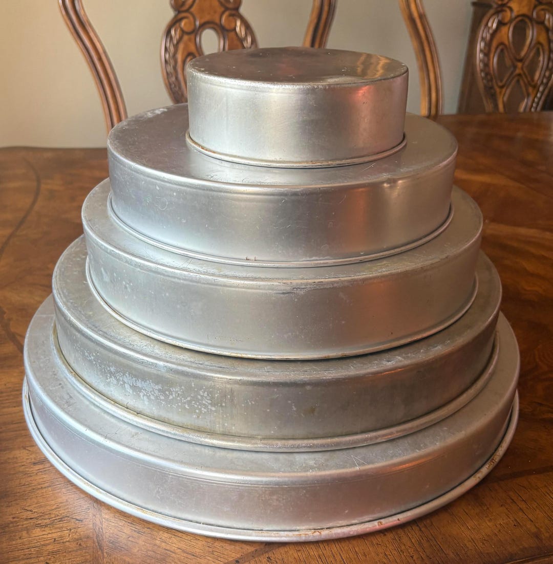 Wilton Performance Wedding Cake Pans Set of Five -pans 6-10-12-14-16in ...
