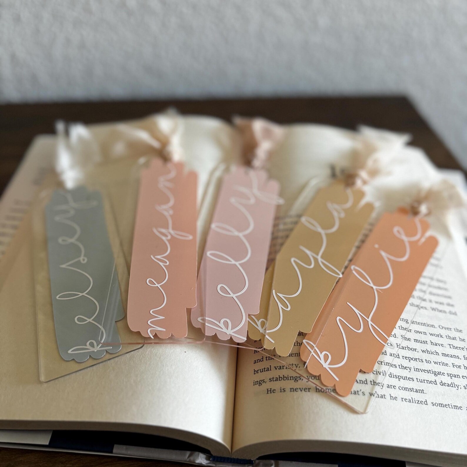 Stylish Acrylic Bookmark Custom Aesthetic Design for Readers ...