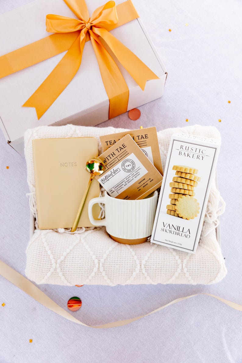 Classy Gift Basket for Women - Cozy Gift Box With Blanket, Notebook ...
