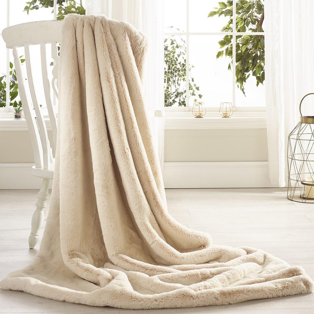 Cream Faux Fur Throw - Frosted Vanilla Large Bed Throw - Luxury Fake ...