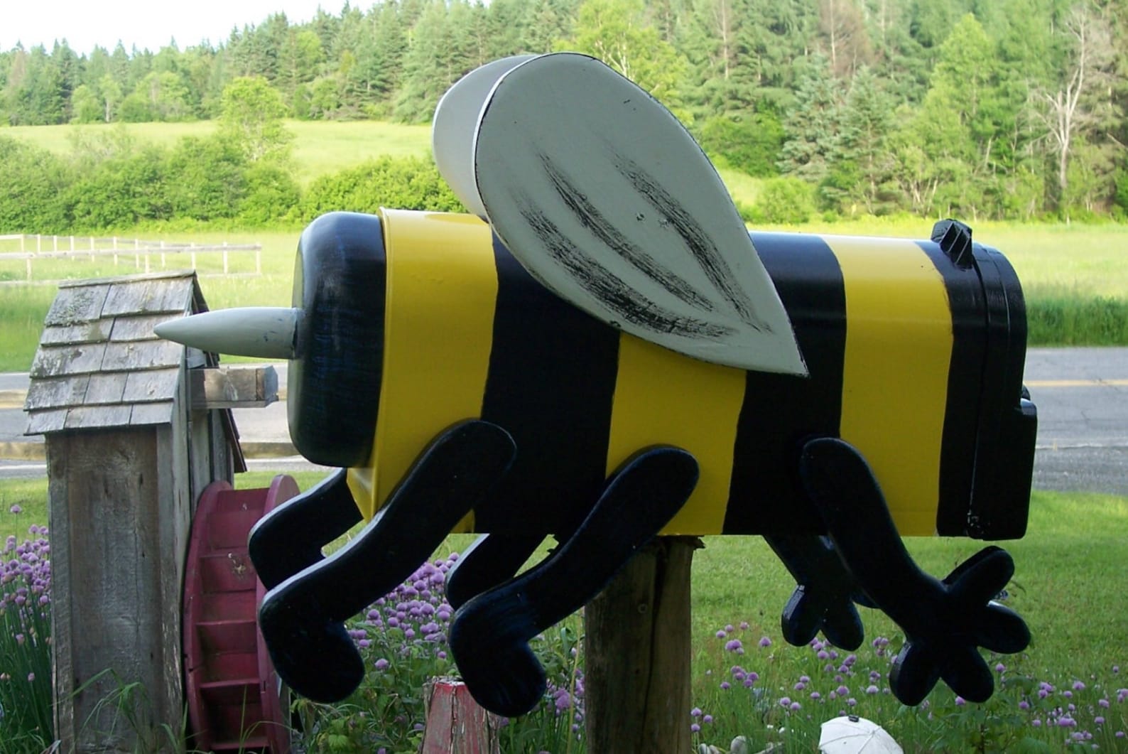 Bumble Bee Mailbox, Bee Mailbox, Bug Mailbox, Animal Mailbox, Flapping ...