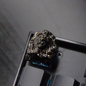 Obsidian Gold Artisan Lion Keycap Cherry MX - Etsy