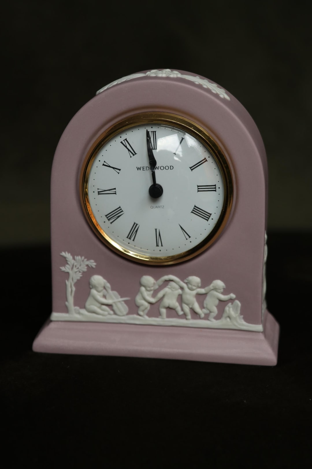 Rare Wedgwood Domed Mantel Clock - Lilac With White Detail - Wedgwood ...