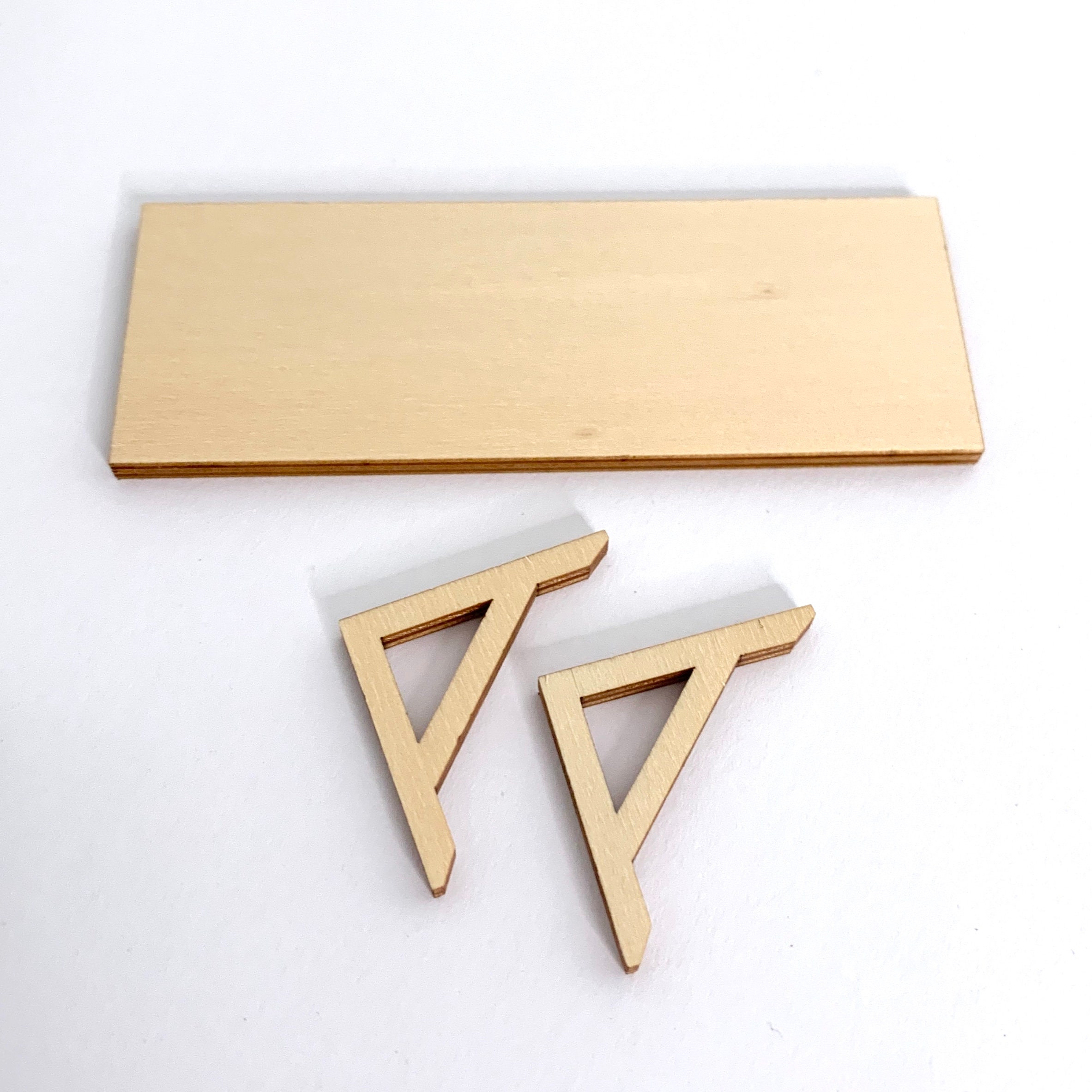 Dollhouse Miniature Wooden Small Shelf with Wooden Brackets — Small ...