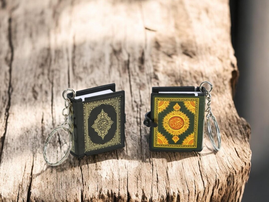 Quran Keychain Islamic Book Gift - Resin Pendant Keyring - Readable ...