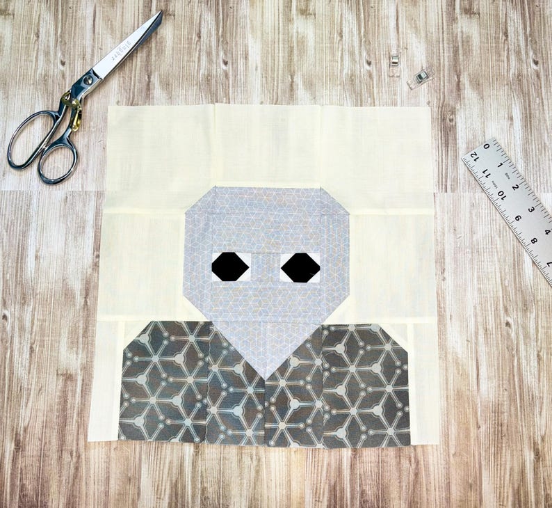 Grey Alien Quilt Block Pattern - Etsy