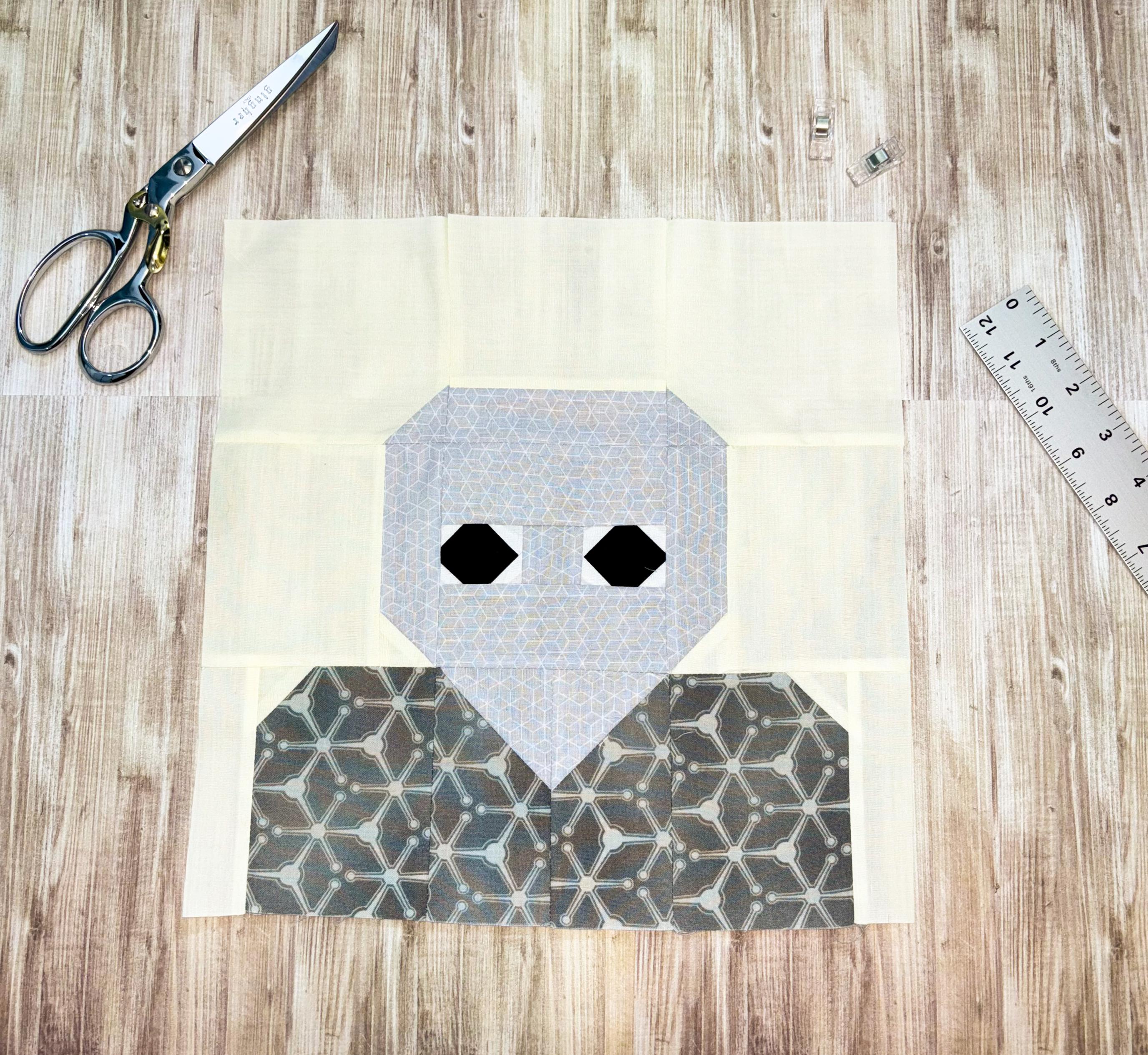 Grey Alien Quilt Block Pattern - Etsy