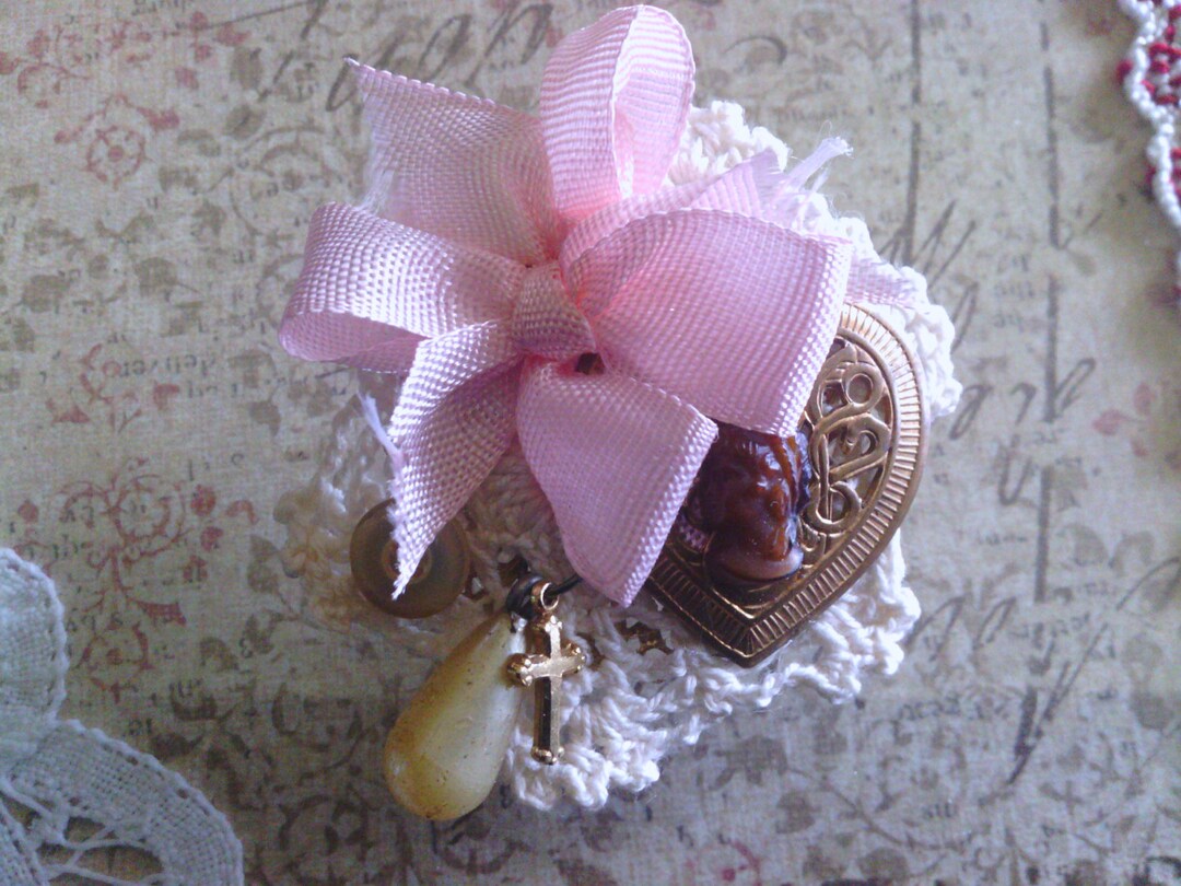 Heart Lacey Pearl Cameo Crochet Brooch - Etsy