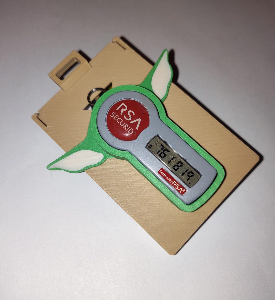 Alien Badge and RSA Token Holder (holds up to 4 Cards) - Etsy