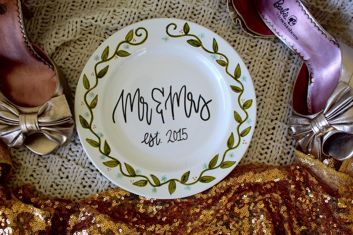 Mr & Mrs Personalized Plate | Wedding Decor | Gift for Bridal Shower ...
