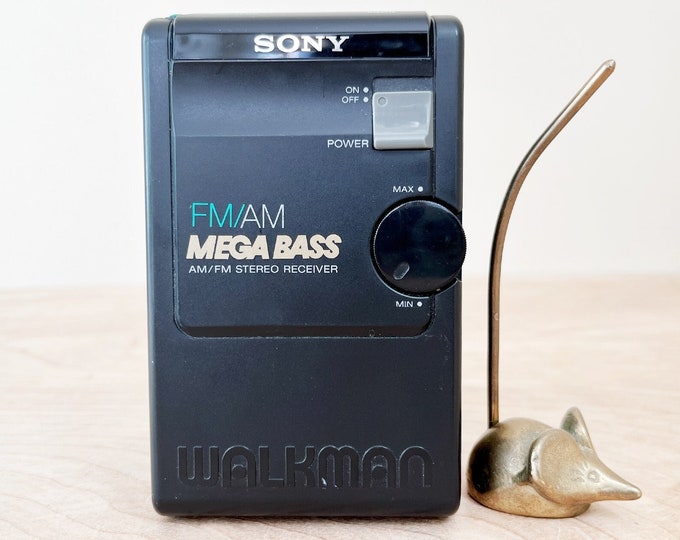 Sony Walkman Am-fm Mega Base Radio Model SRF-60/ Nice Little Portable ...