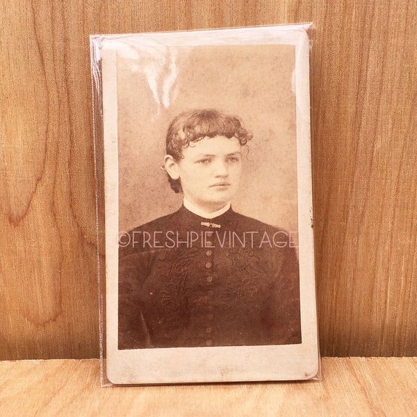 Cabinet Portrait - Etsy