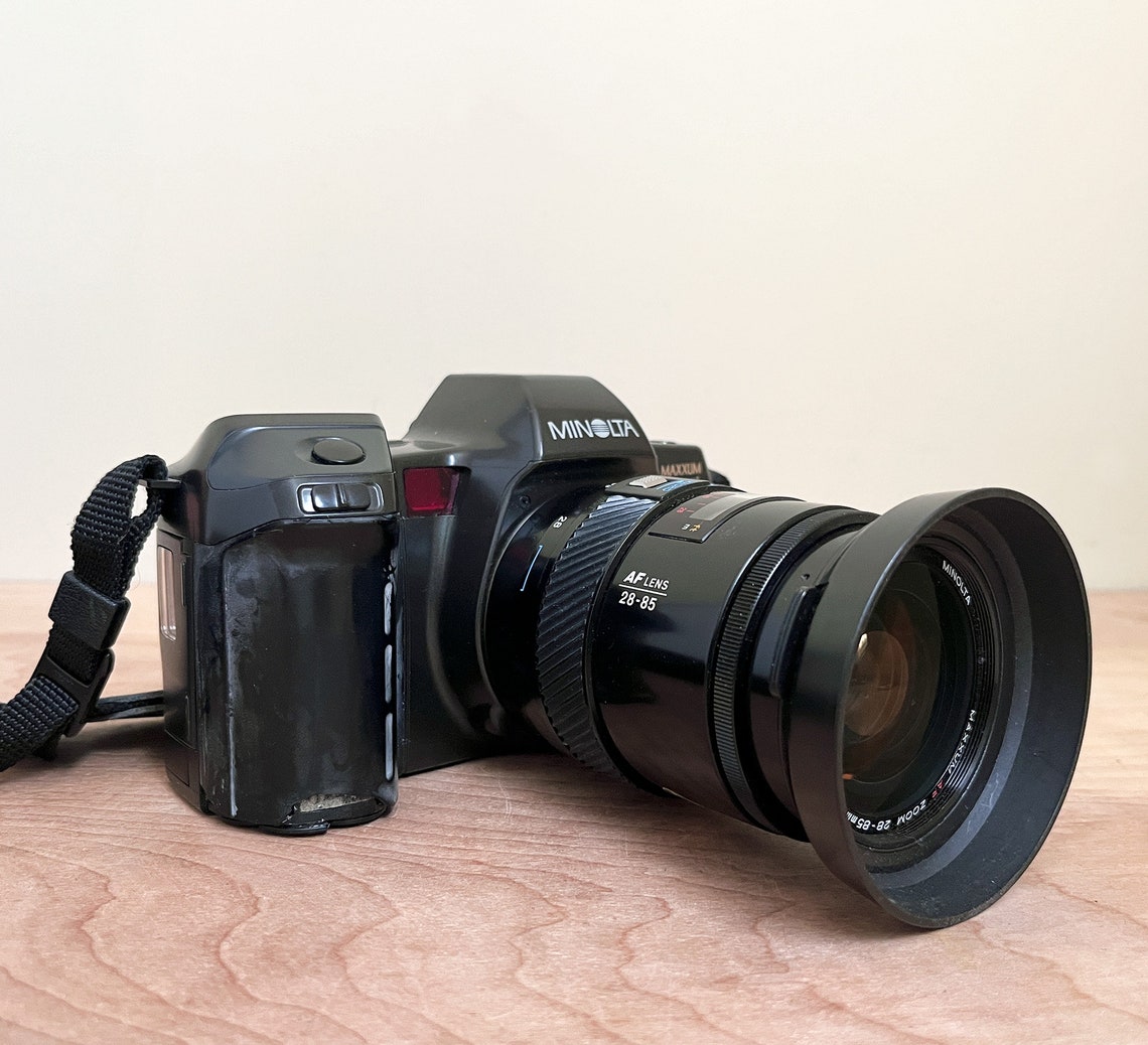 Minolta Maxxum 8000i 35mm Film Camera W Minolta AF Maxxum 28-70mm Zoom ...