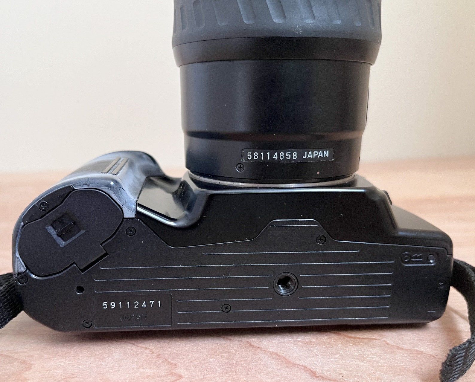 Minolta Maxxum 8000i 35mm Film Camera W Minolta AF Maxxum 28-70mm Zoom ...