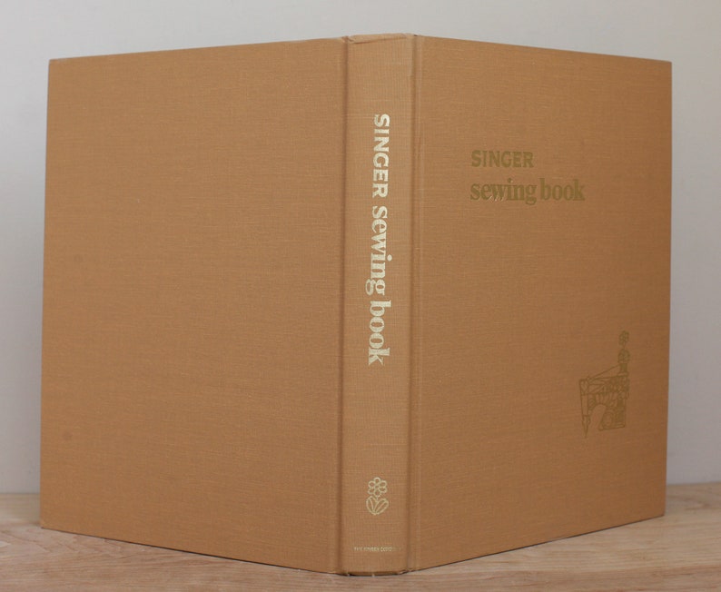 Singer Sewing Book by Gladys Cunningham/ 1969 First Edition 5th ...