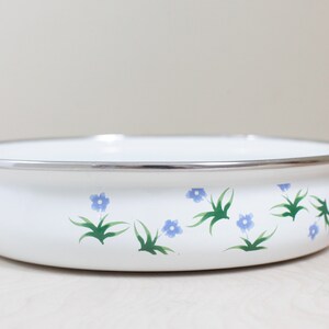 Lilac Enamel Sauté Pan by Tabletops Unlimited / Cute 80s Style ...
