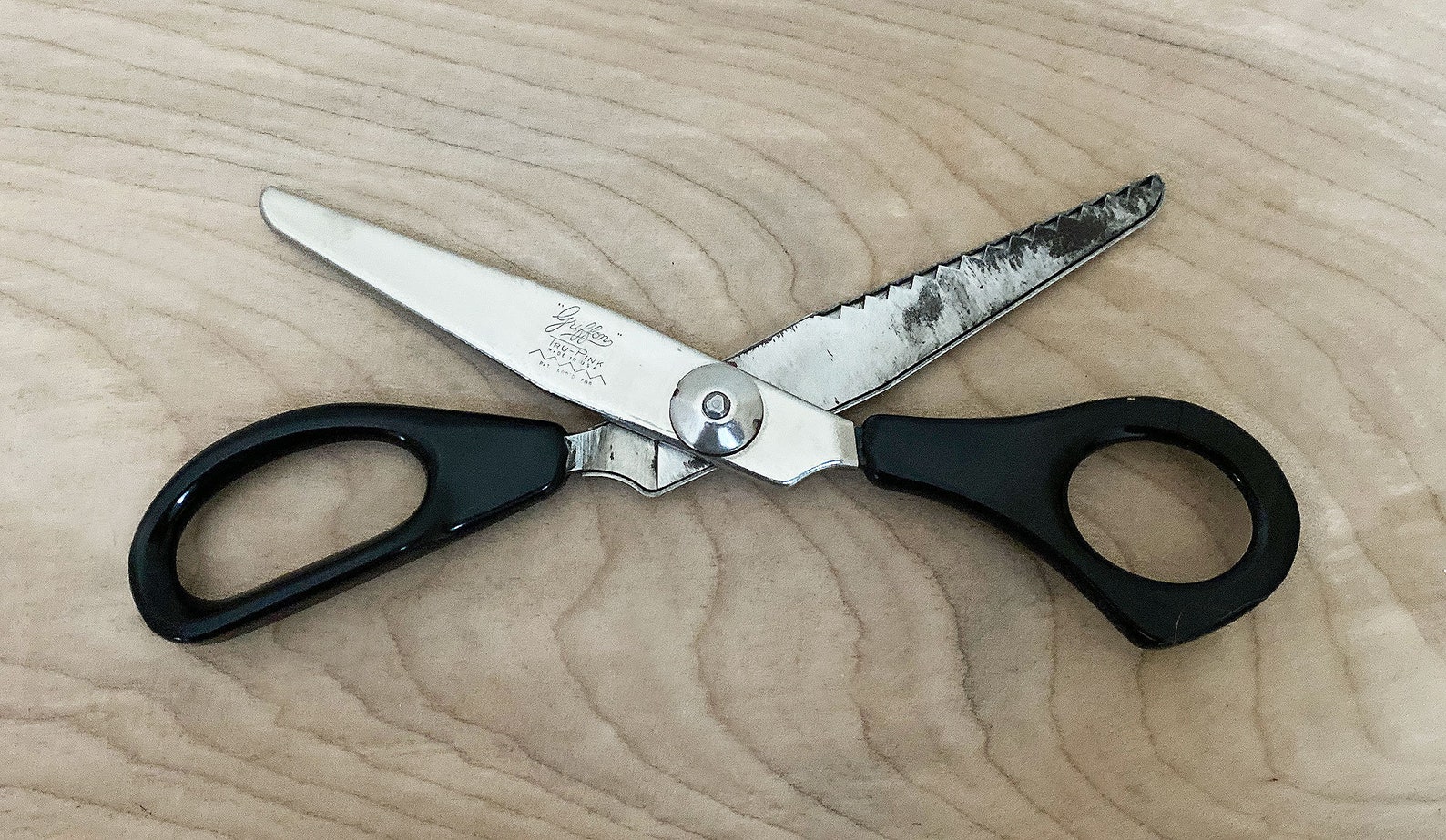 Griffon Tru-pink Pinking Shears/ Nice Vintage Pinking Scissors - Etsy