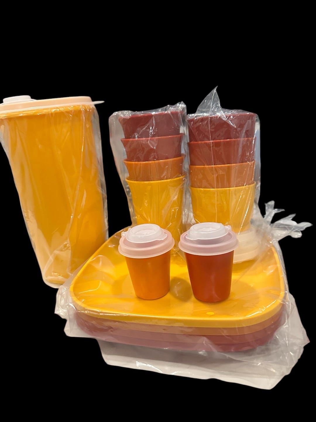 Vintage TUPPERWARE Lot Set, 1 Quart Juice Container With Pour Spout ...