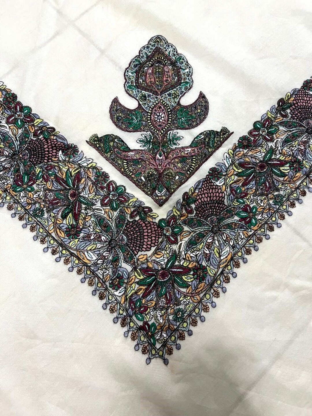 Yemeni Shemagh Omani Kishmiri Embroidery Pattern is Unique and ...