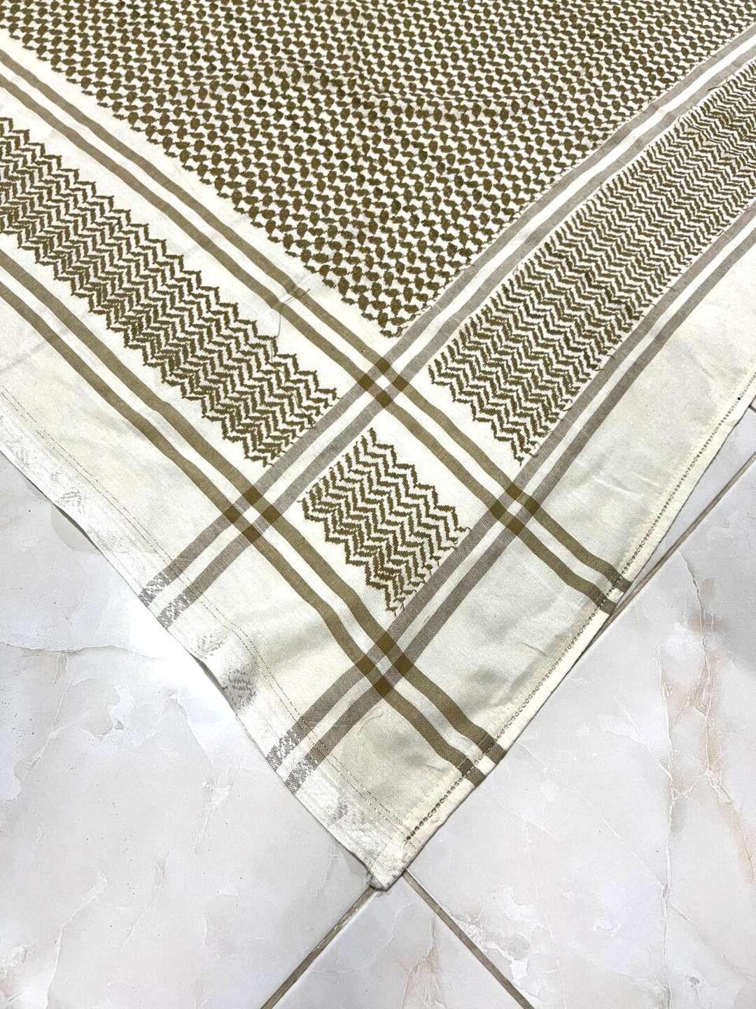 Gold Keffiyeh Shemagh Scarf: Unisex Muslim Headwear - Etsy