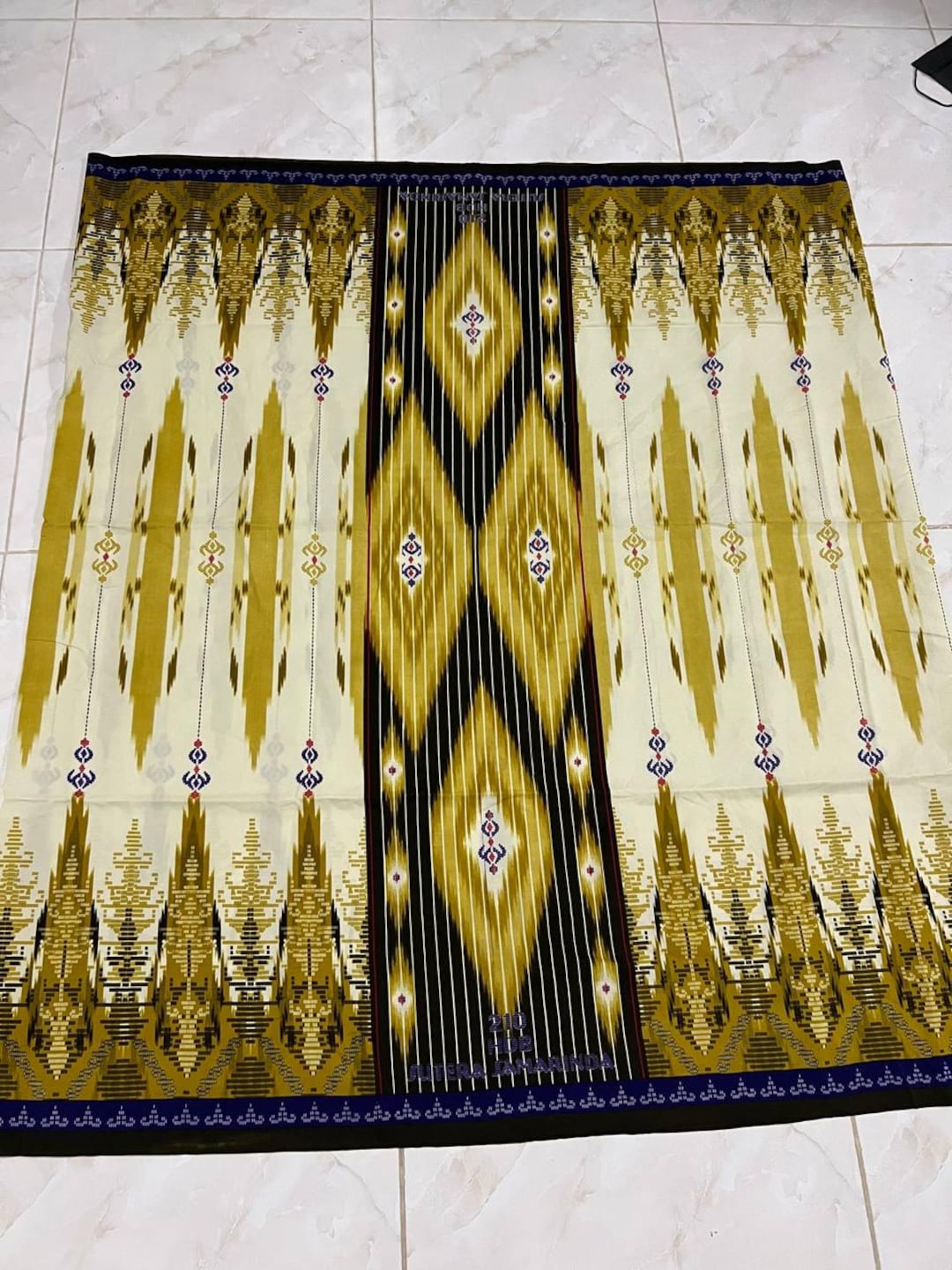 Sarong Golden Yellow the Most Beautiful Lungi/dhoti/wrap for Mens 210 ...