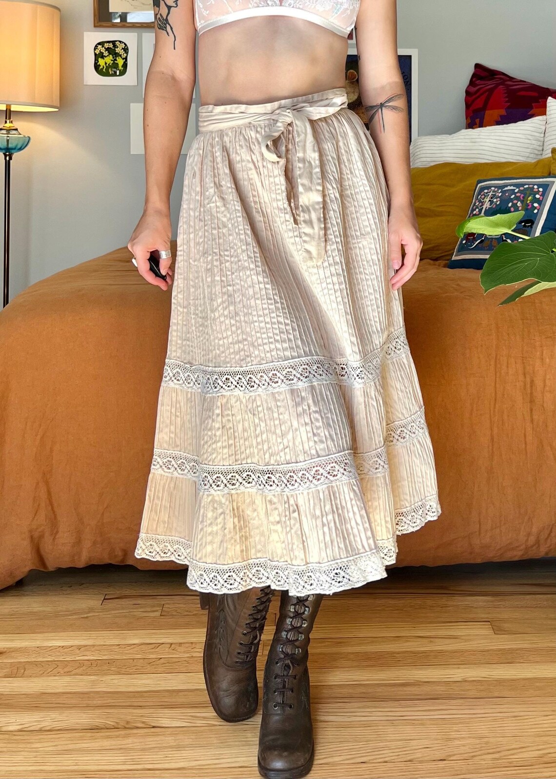 Stunning Coquette Vintage 70s Pale Pink Handmade Lacy Petticoat Midi ...