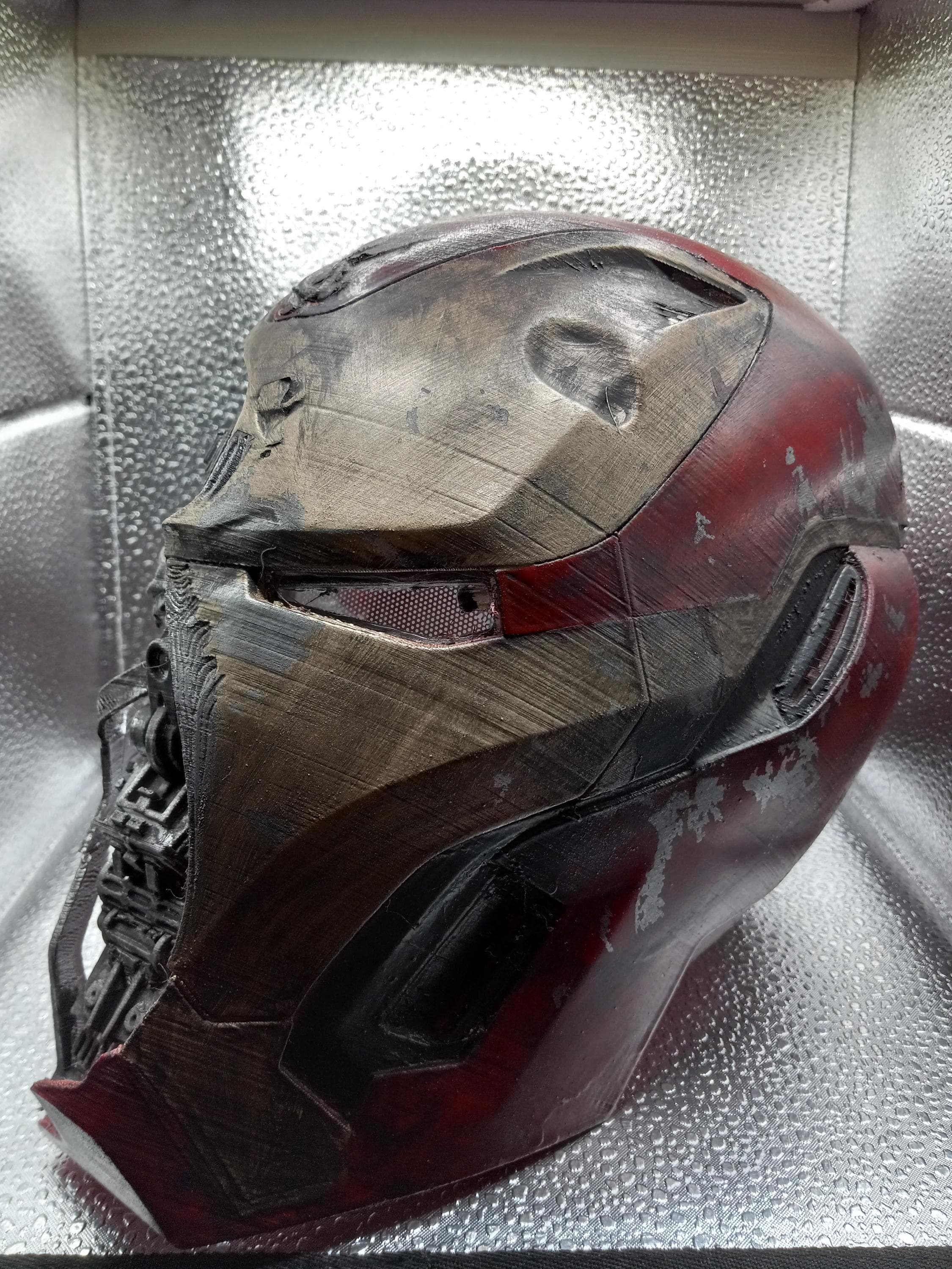 Iron Man Mark 50 Battle Damaged Helmet: Wearable From Avengers Endgame ...